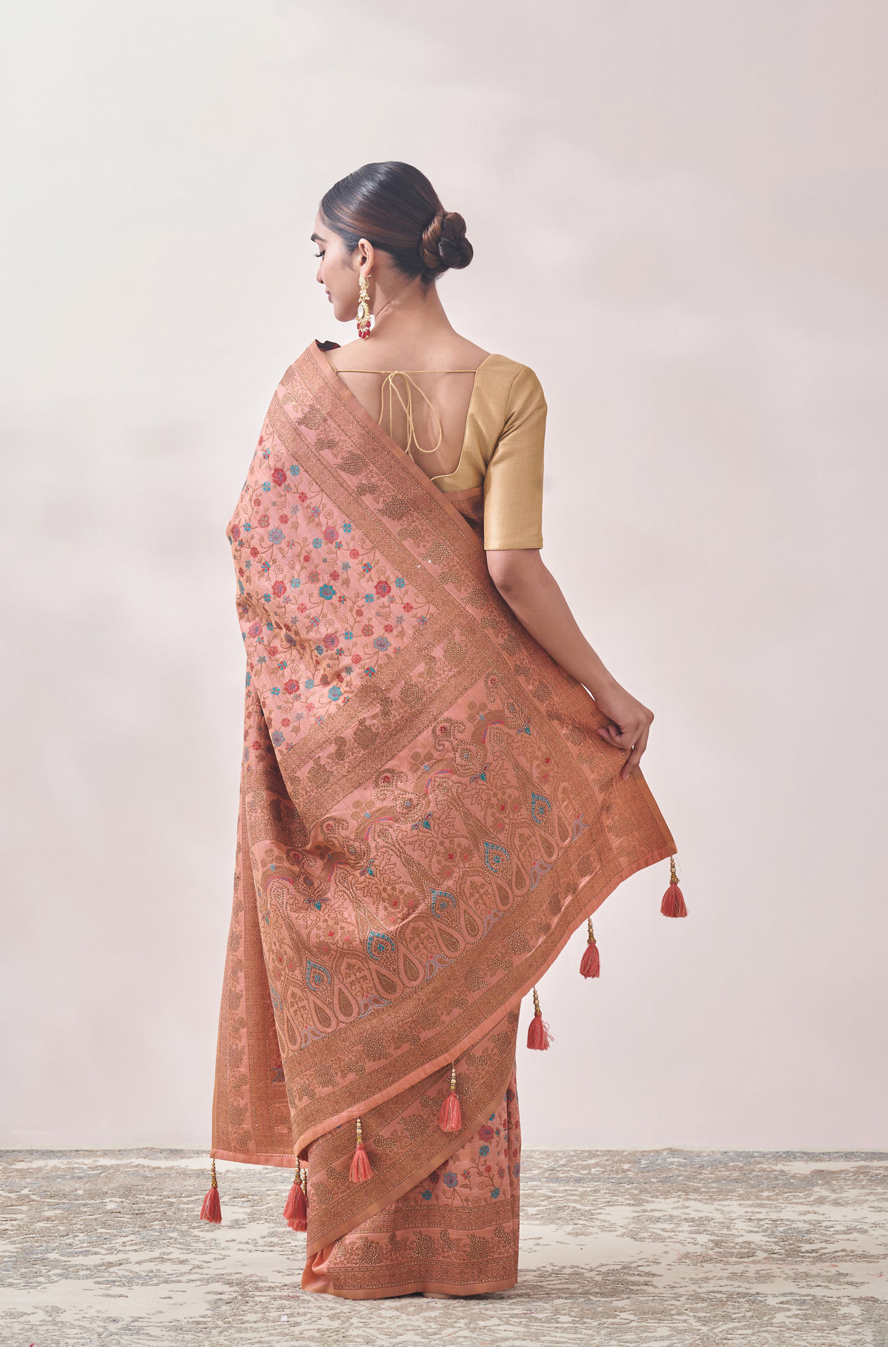 Buy Classy Pink Patterned Saree Online in the USA @Mohey - Saree for Women