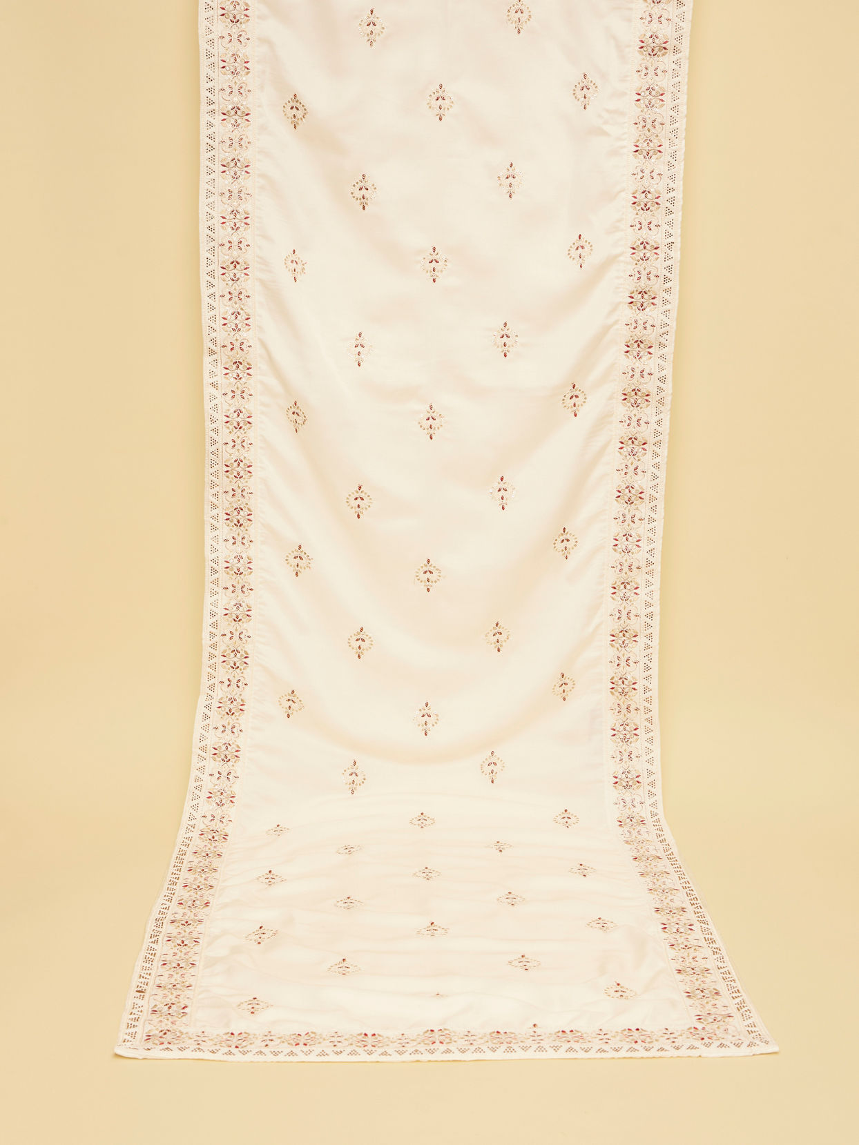 Buy Pristine White Paan Leaf Motif Stole Online in India @Manyavar ...