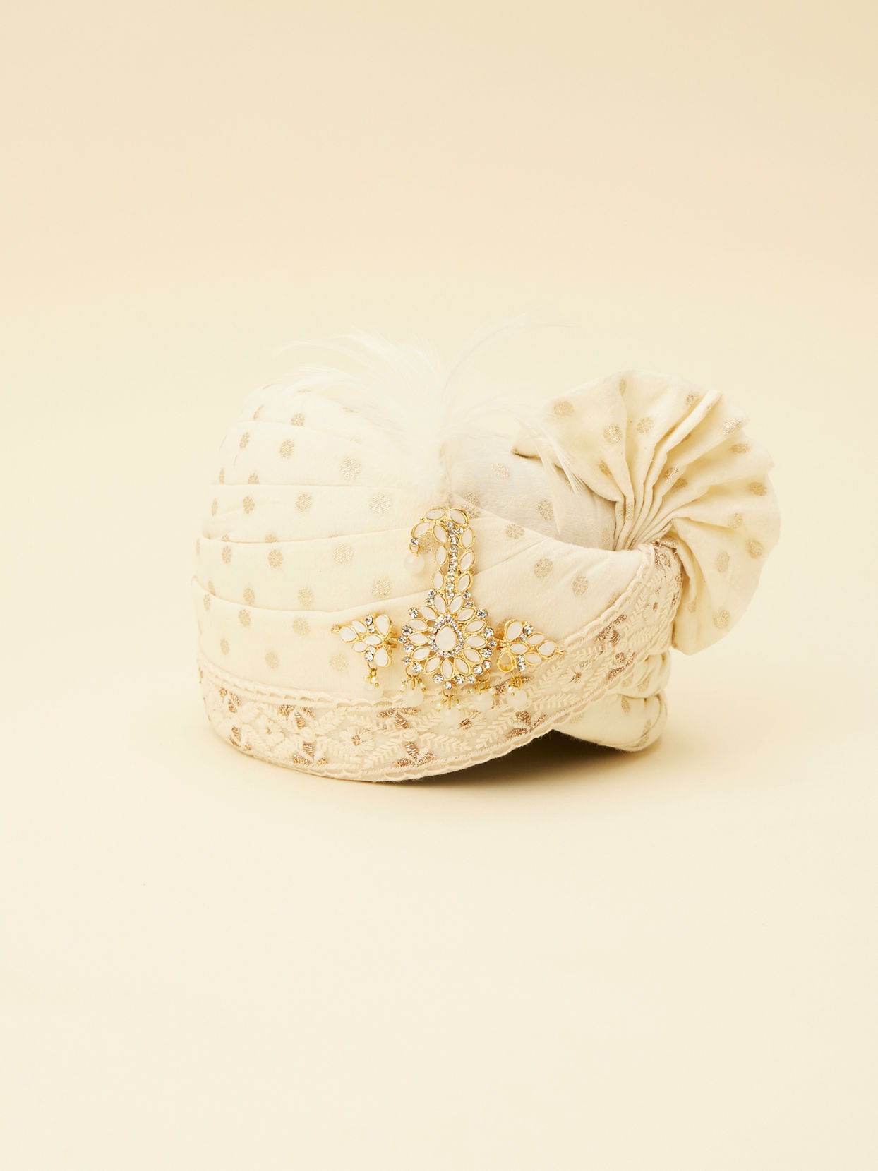 Buy Cream Safa with Paisley Brooch Online in India @Manyavar - Safa for Men